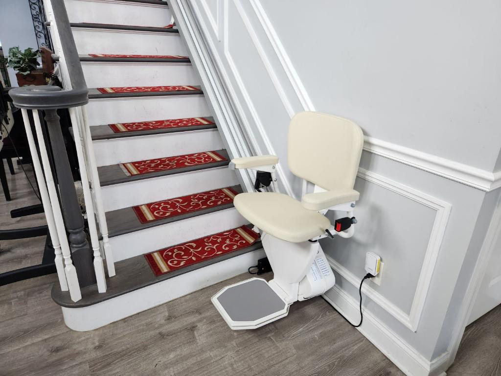 AmeriGlide Rave 2 Stair Lift